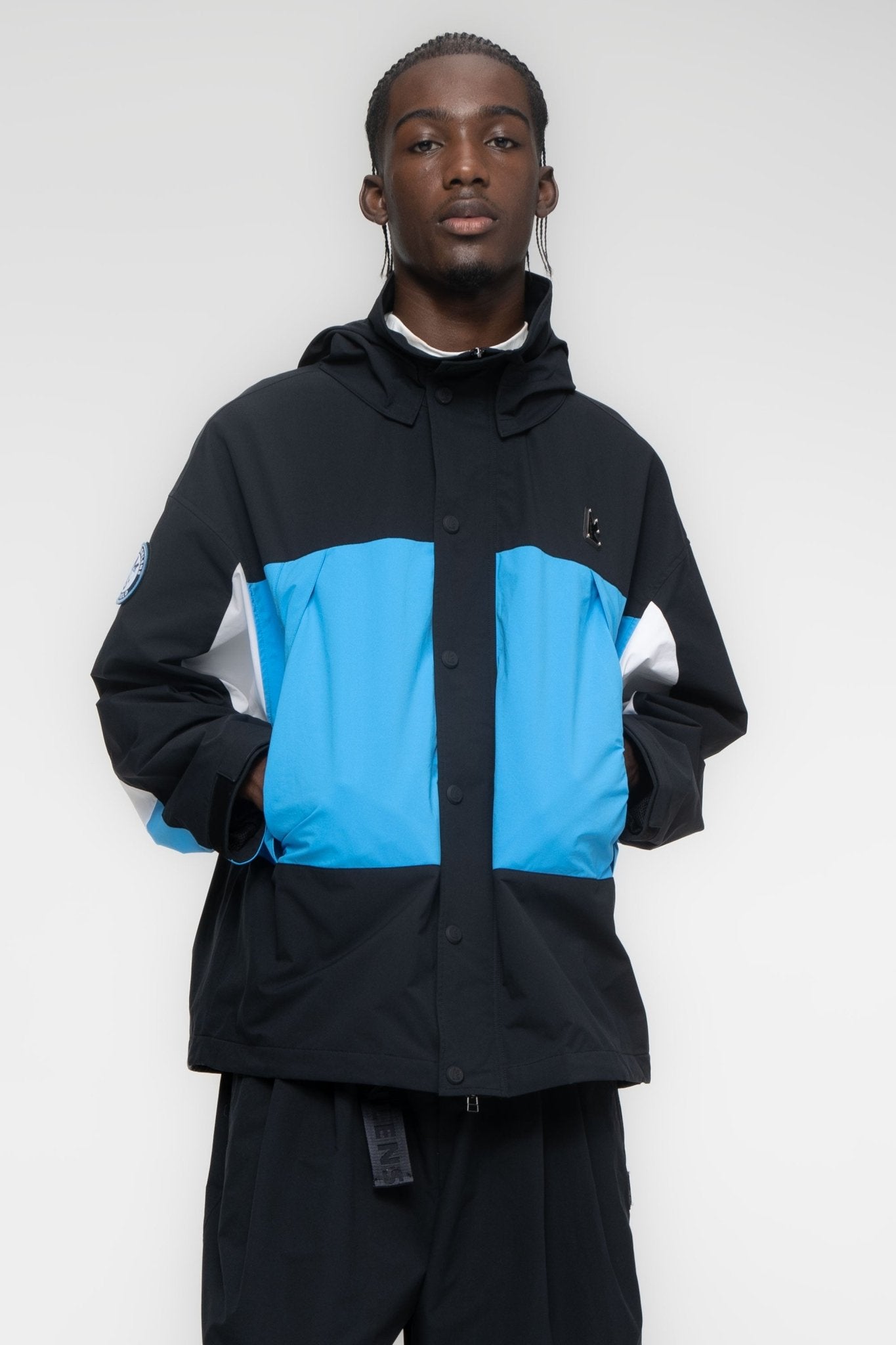 Live Many Lives Feat. Myles Rowe @oceanbymr | Magnlens